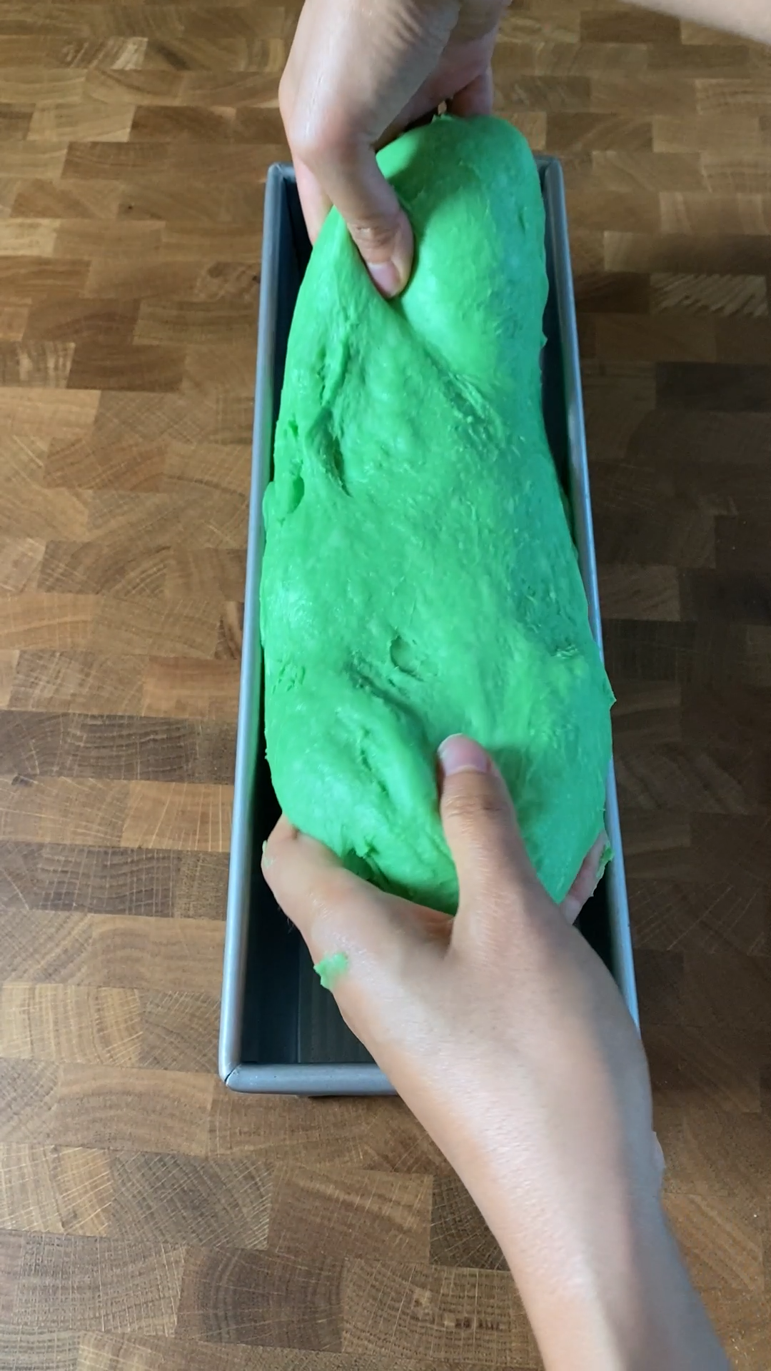Pandan Pandesal Loaf (Day 1 of Bread Challenge) - Jeanelleats