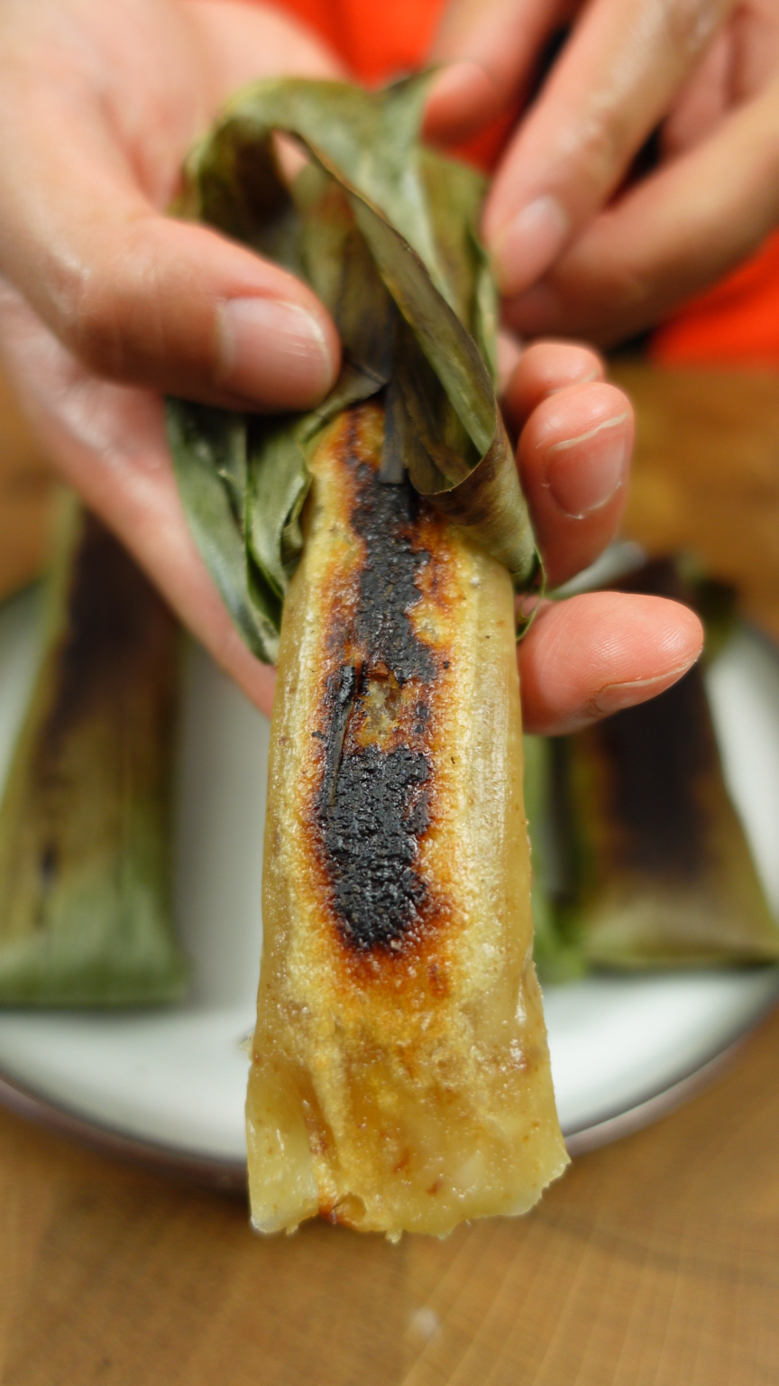 Tupig (Roasted Sticky Rice) - Jeanelleats Food and Travel Blog