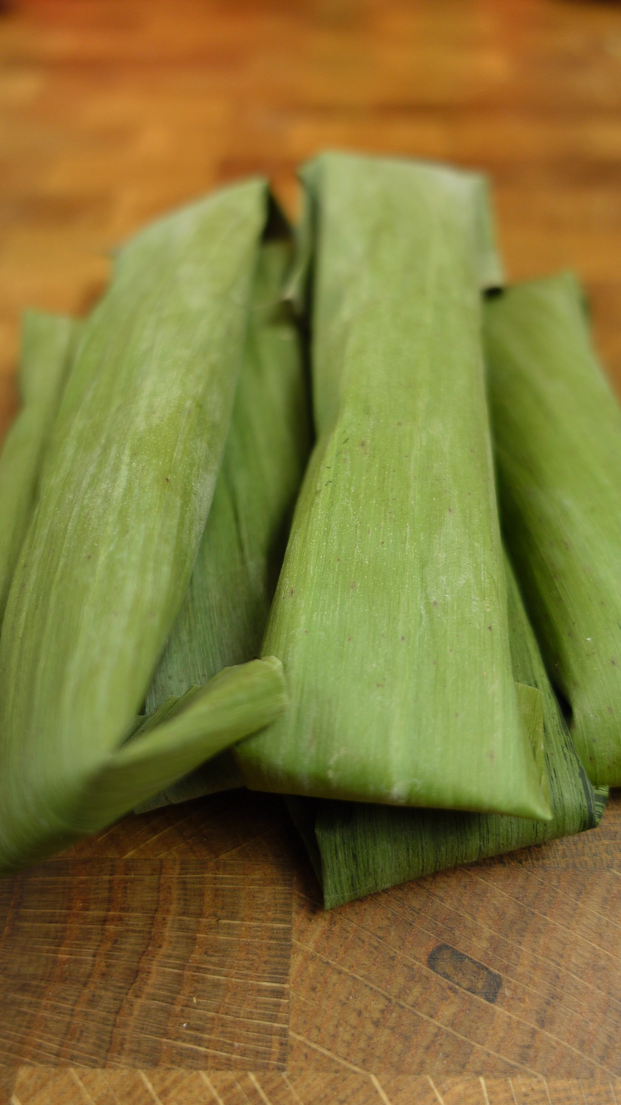 Tupig (Roasted Sticky Rice) - Jeanelleats Food and Travel Blog