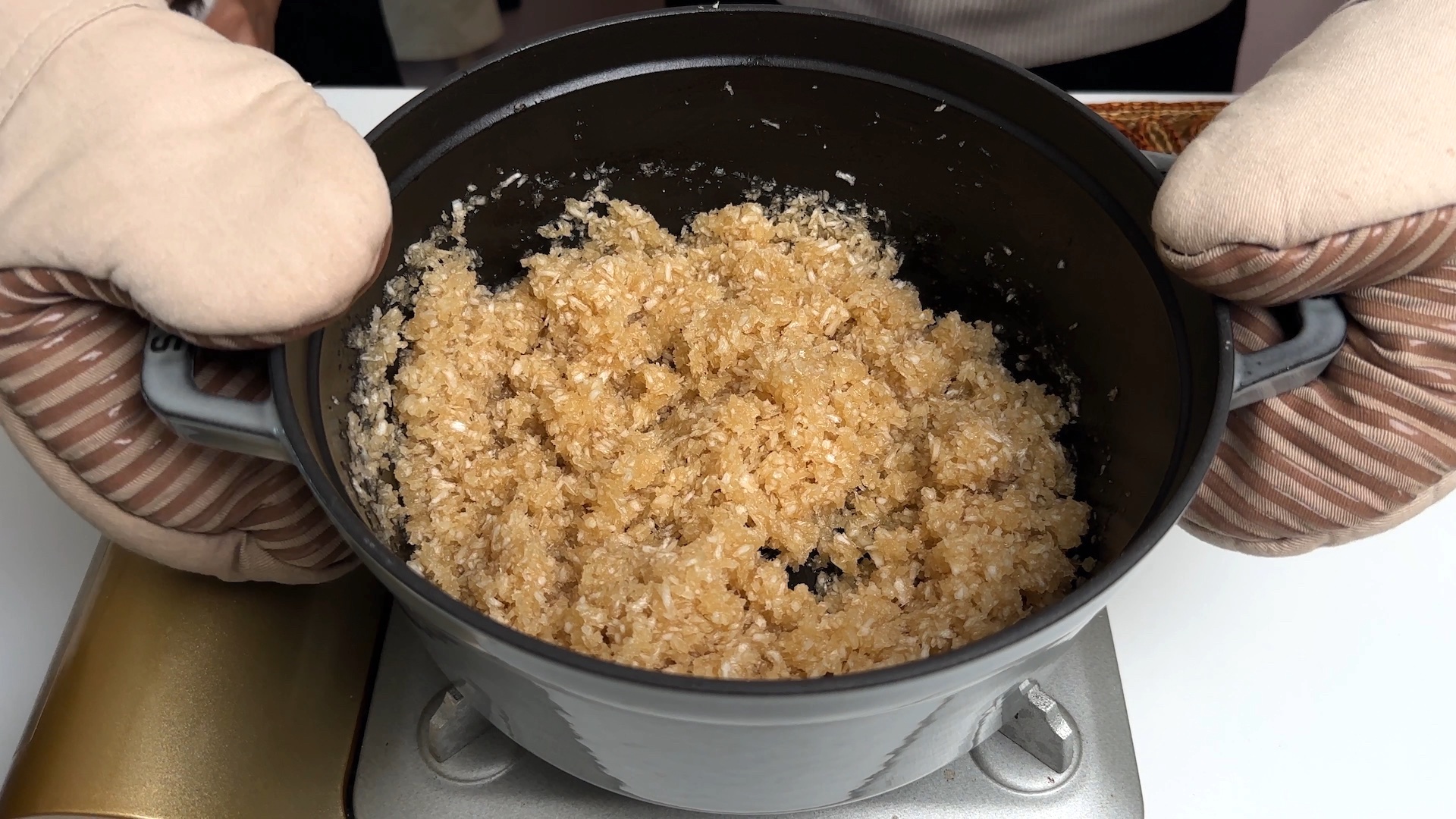 Pan De Coco Recipe - How To Make Filipino Sweet Coconut Bread ...