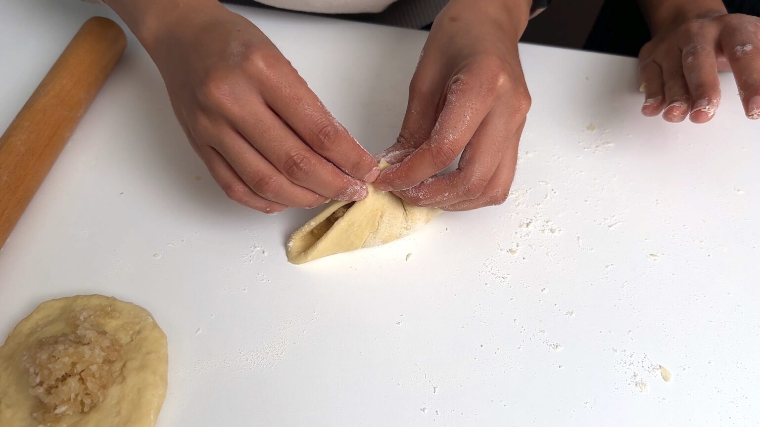 Pan De Coco Recipe - How To Make Filipino Sweet Coconut Bread ...